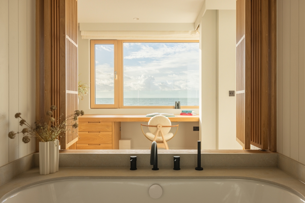 Seamark, Camber (Incl.Pool) - Camber Holiday Cottages